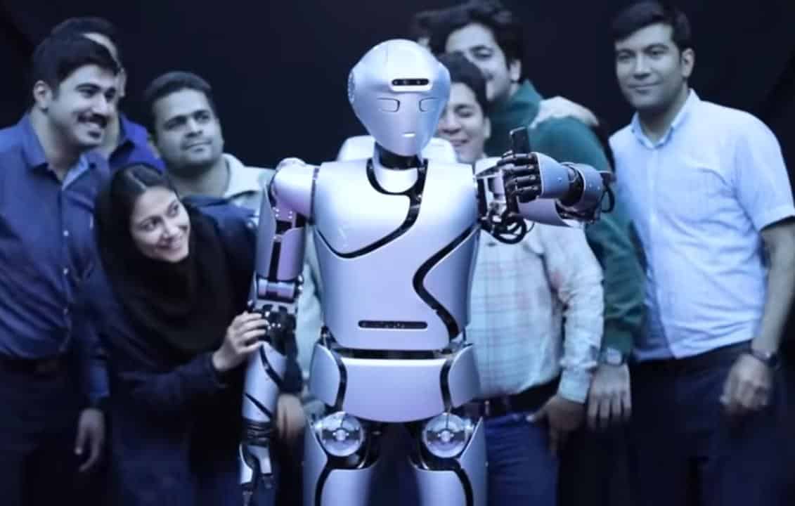 Irã apresenta um novo robô humanoide - Olhar Digital