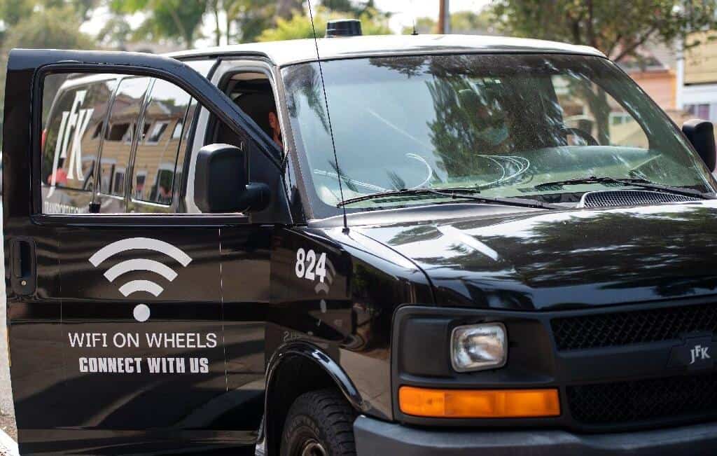 Minivans com Wi-Fi ajudam alunos a acessarem aulas virtuais nos EUA ...