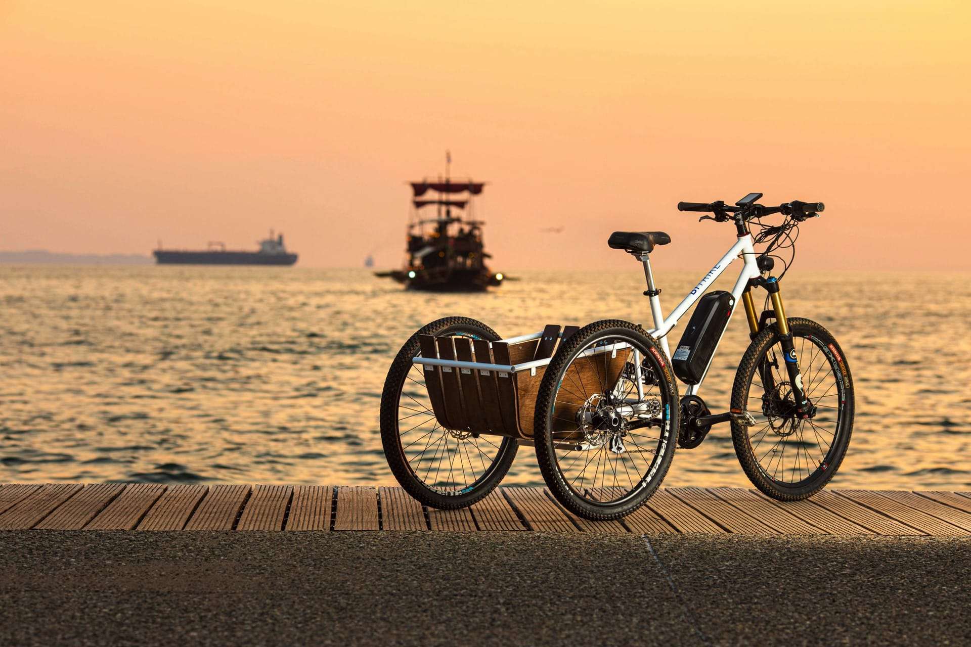 Bicicleta de três rodas com kit elétrico promete superar qualquer ...