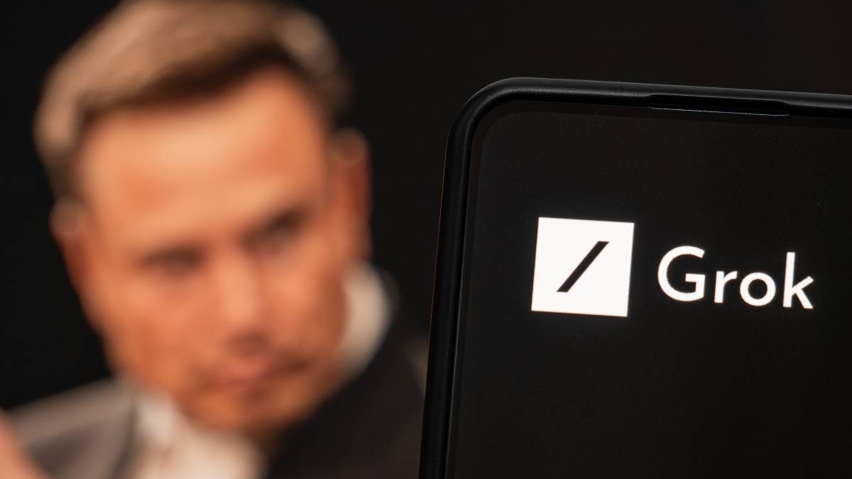 Grok: IA de Elon Musk chega a assinantes 'plus' do Twitter